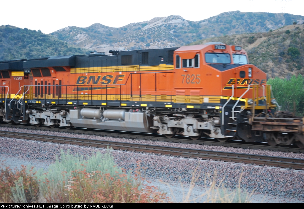 BNSF 7825 as the #4 unit behind BNSF 7840 and BNSF 7843 decends the Cajon Pass.